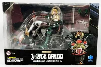 2000 AD: Judge Dredd - Hiya Toys - Judge Anderson & Lawmaster MK II 1: ...