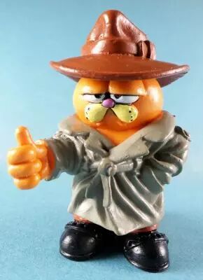 Garfield - M-D Toys PVC Figure - Trench Coat Garfied