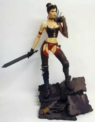 Heavy Metal FAKK2 - Julie - Statue 35cm N2Toys