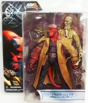 Hellboy - Mezco - Hellboy with corpse