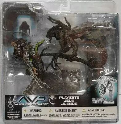 Alien vs Predator - McFarlane Toys (Series 2) - Alien attacks Predator