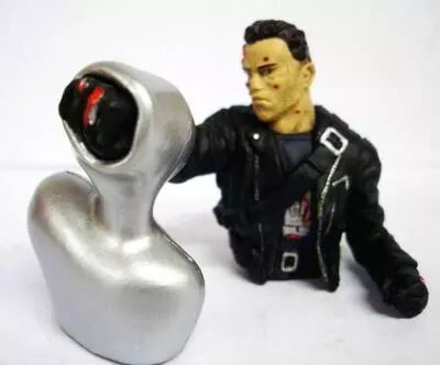 Terminator 2 - Collectible Figures - Broken Hand (N&B)