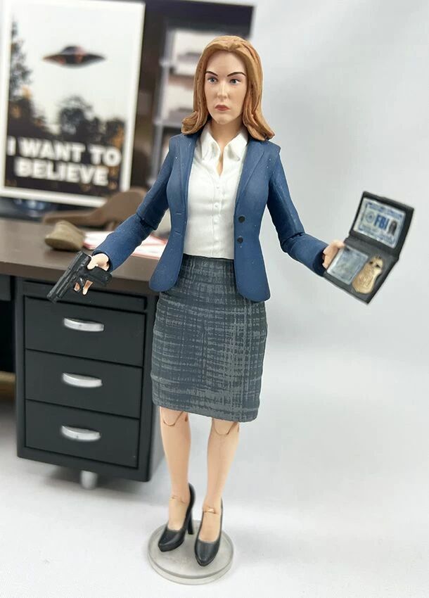 The X-Files - Agents Fox Mulder & Dana Scully - Diamond Select (loose)